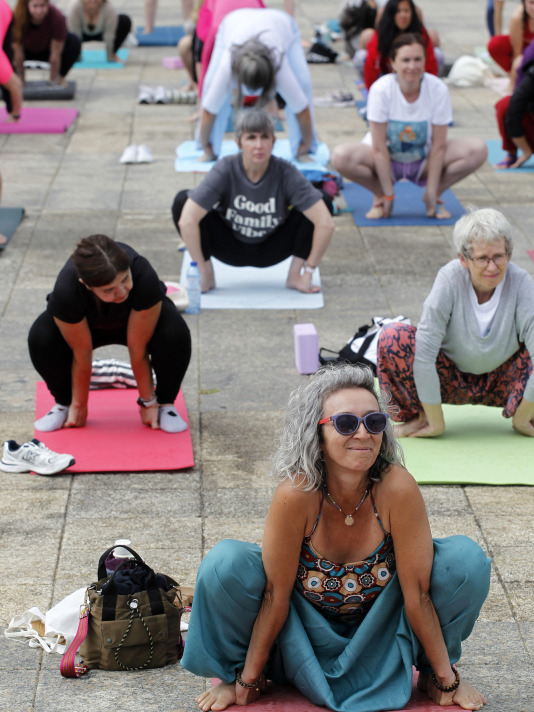 Así fue el Día Internacional del Yoga en A Coruña