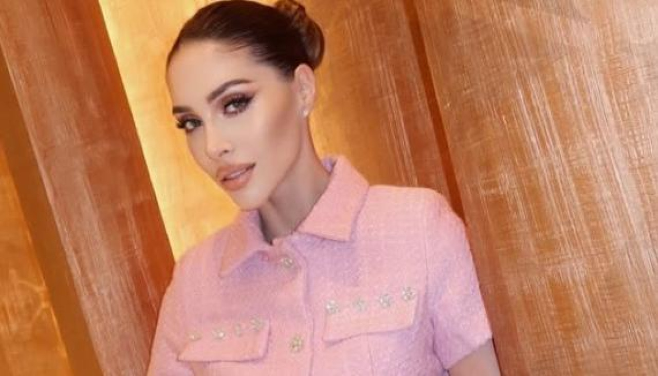 La coruñesa Andrea Valero apuesta por un traje estilo Chanel para su entrevista con el jurado de ...