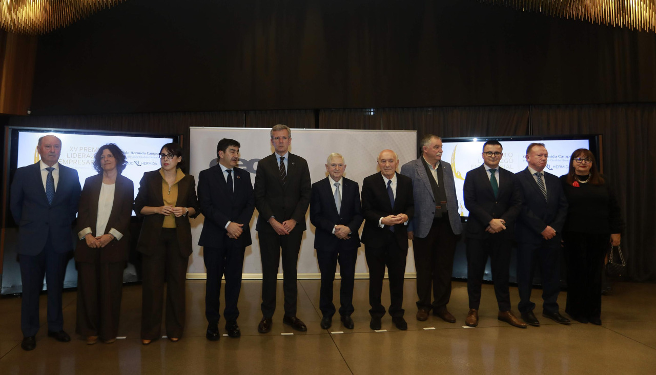 Un premio para el histórico carpintero de Inditex, Cándido Hermida, por ...