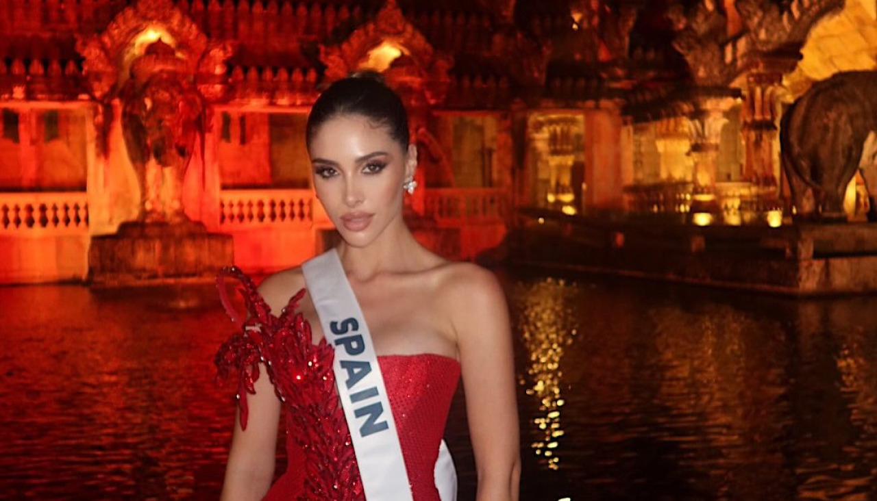 La coruñesa Andrea Valero disfruta del Carnaval de Miss Universo