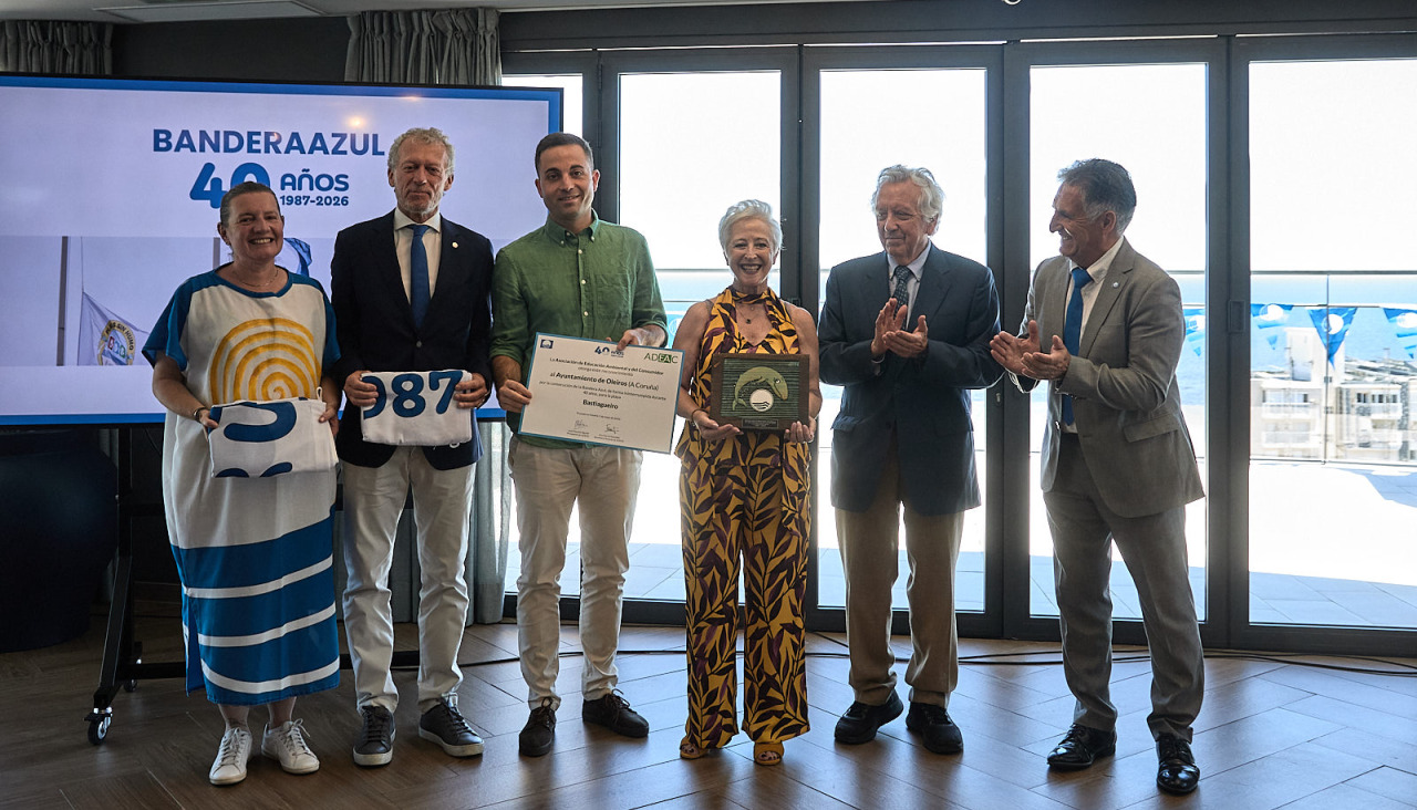 Premio a una playa oleirense por sus 40 años de bandera azul