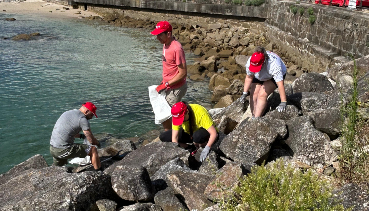 Mares Circulares recoge casi 400 kilos de residuos en el Espigón de ...