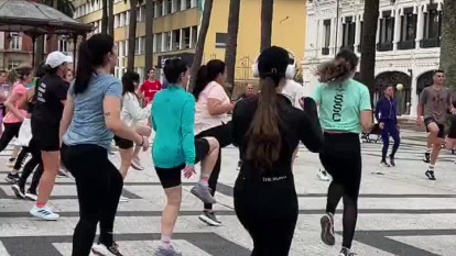 El Oysho Running Club conquista A Coruña desde la plaza de Lugo