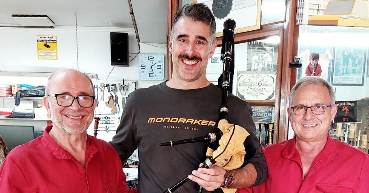 David Amor, de 'Masterchef Celebrity', visita el taller de gaitas ...
