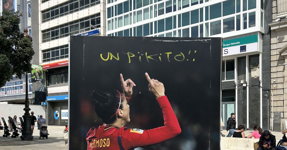 "Un pikito": vandalizan en A Coruña la exposición sobre la selección ...