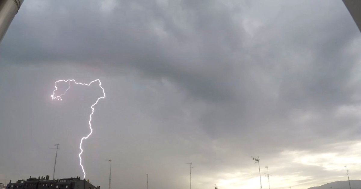 Otra tarde de tormentas con más de 2.300 rayos especialmente en la ...