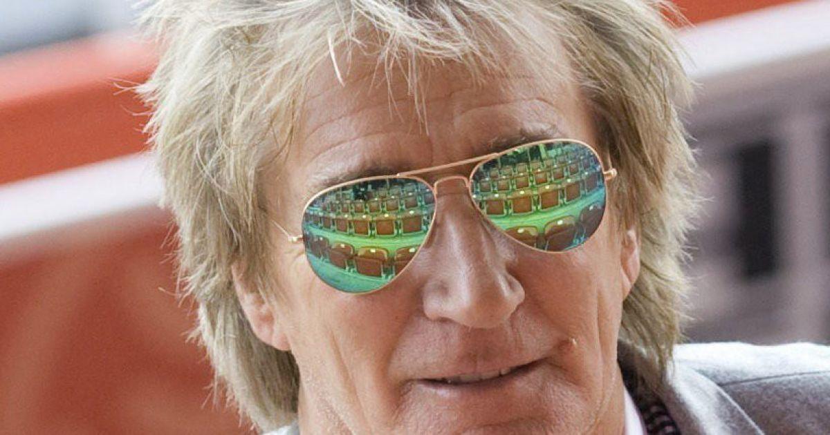 El rockero Rod Stewart subasta sus muebles por 44.000 euros