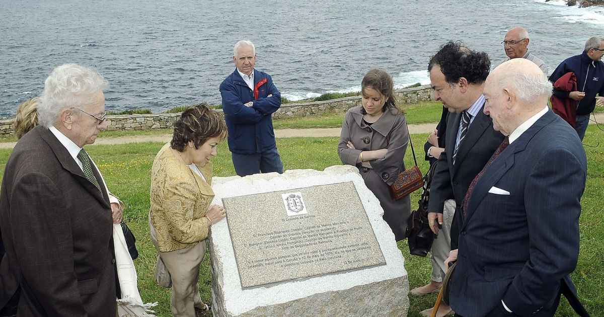 Una chimenea en Monte Alto y una placa junto a la Torre, los recuerdos ...